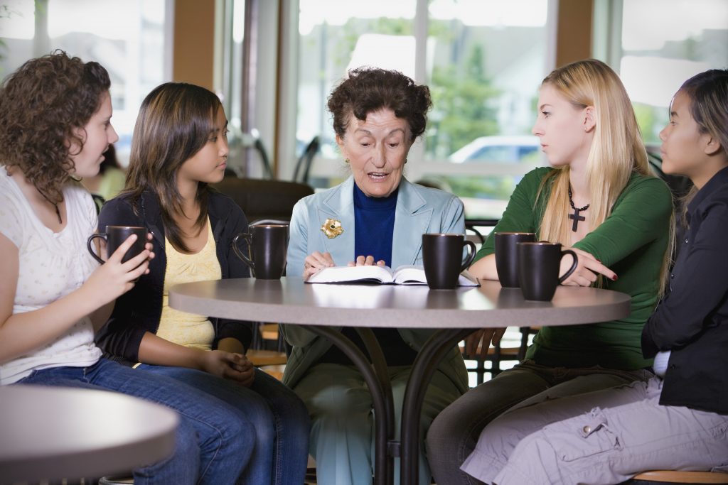 conversation-women-at-table - IgniteAmerica